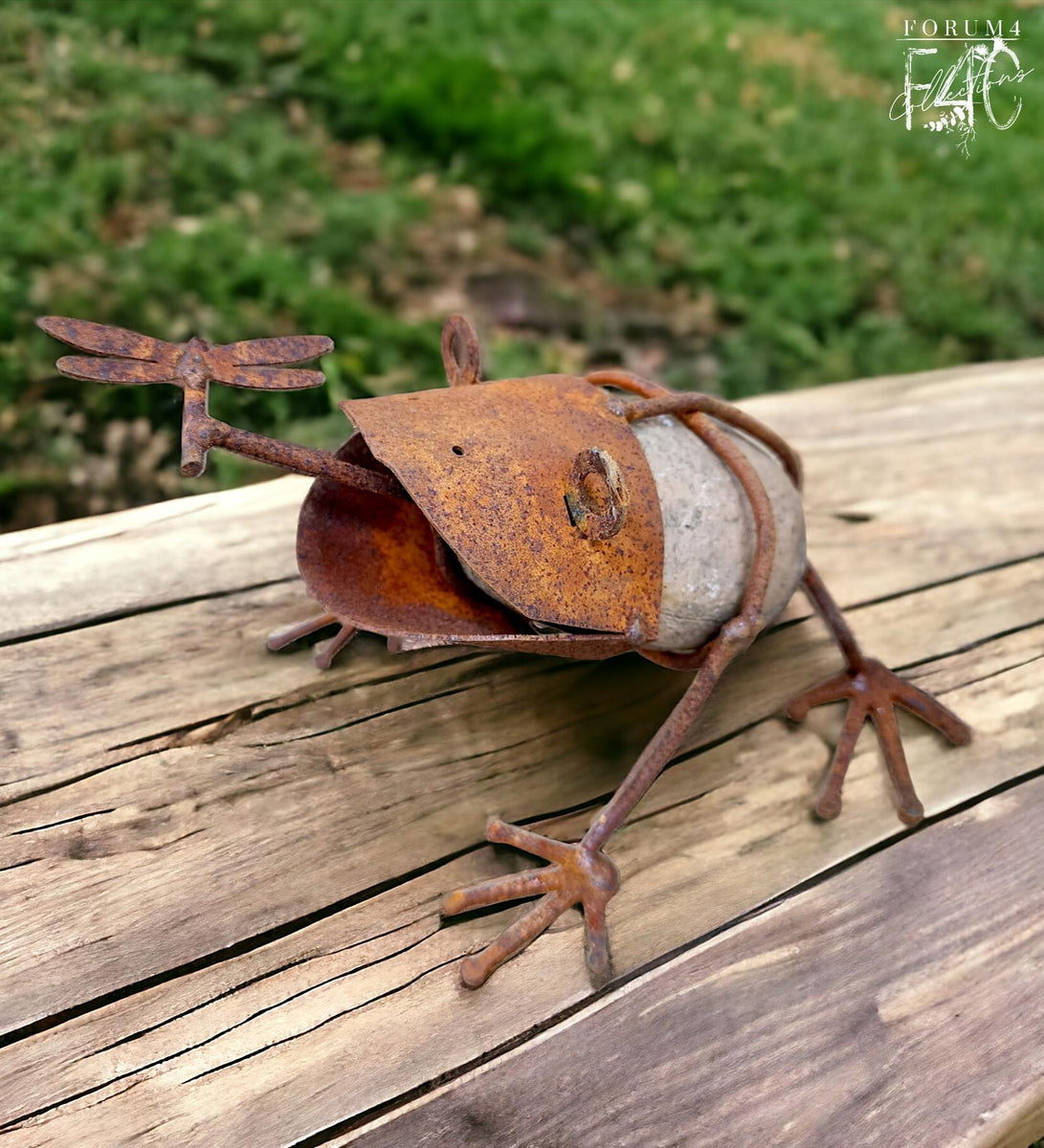 RUSTY ROCK FROG CATCHING DRAGONFLY – Forum4 Collections